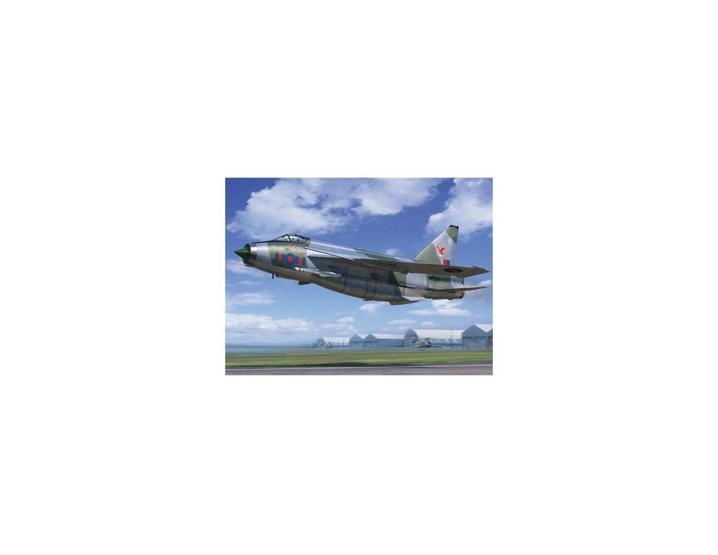 TRUMPETER 02281 ENGLISH ELECTRIC BAC LIGHTNING F.2A/F.6 Modellino