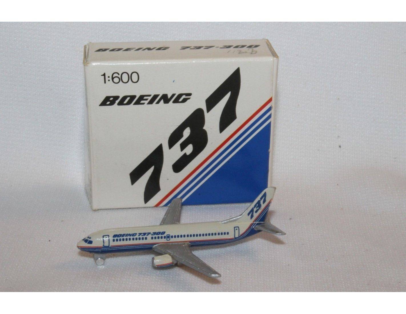 Schabak 905/087 BOEING 737 AIR ATLANTIS 1/600 Modellino